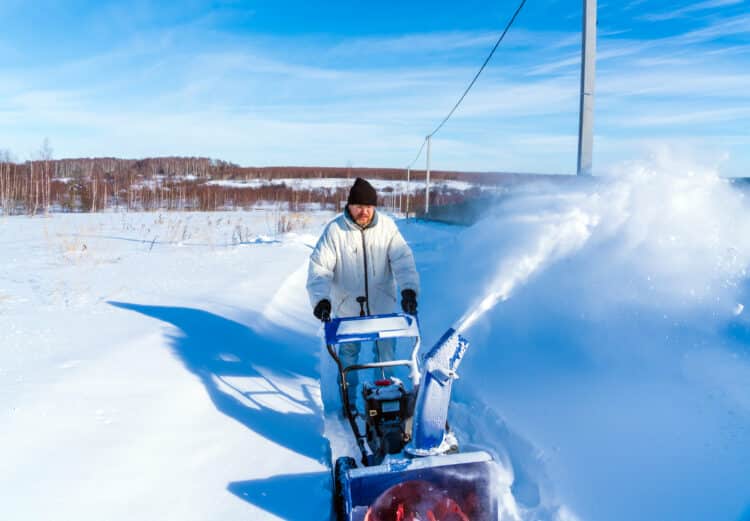 How to use a snowblower the right way - Kyle's Garage